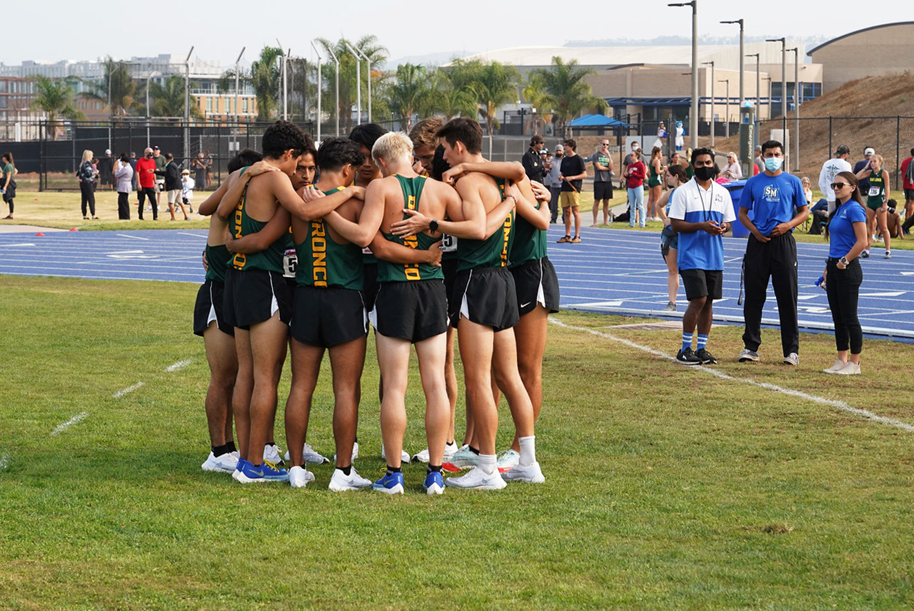 Men’s cross country looks to keep track with previous year’s success ...
