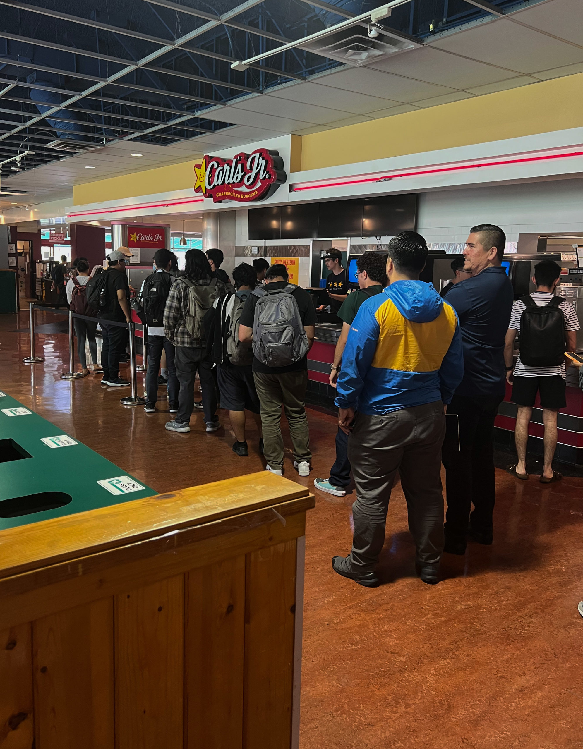 Long food lines disrupt students' schedules - The Poly Post