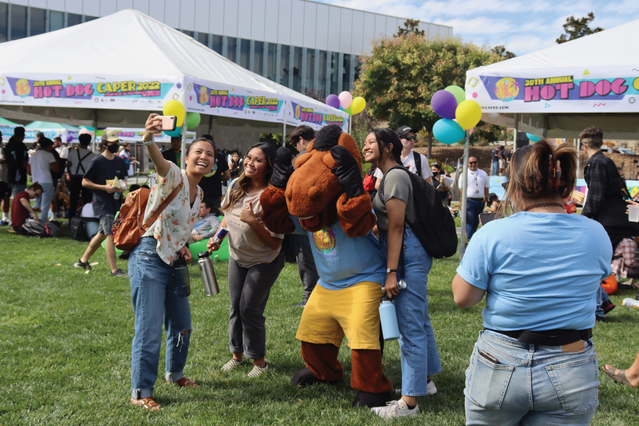 Hot Dog Caper brings the ‘90s back to Cal Poly Pomona - The Poly Post